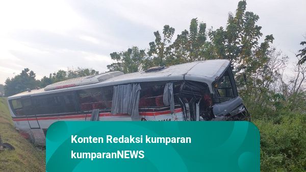 Korban Luka Tabrakan Bus Primajasa vs Truk Pengangkut Ayam: 12 Ringan, 1 Berat | kumparan.com